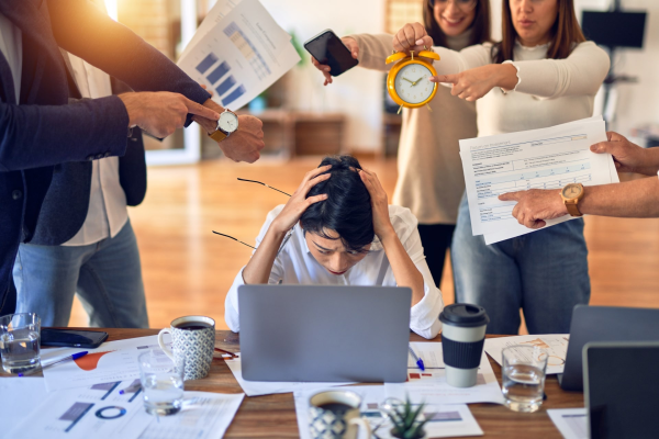 Bagaimana Anda bekerja di bawah tekanan dan memenuhi tenggat waktu yang ketat? | okku